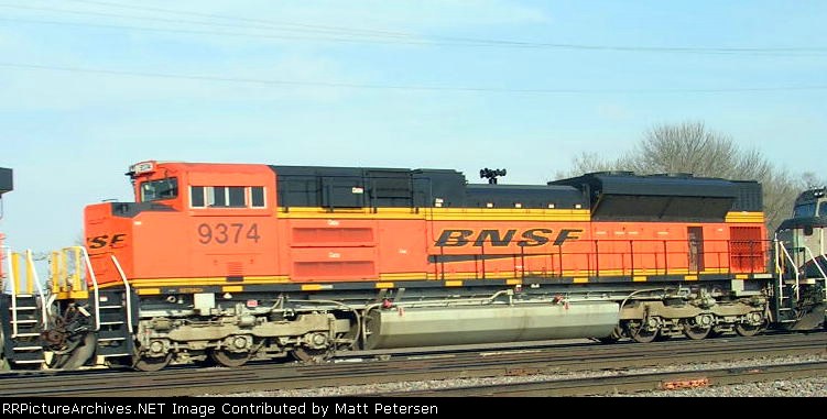 BNSF 9374